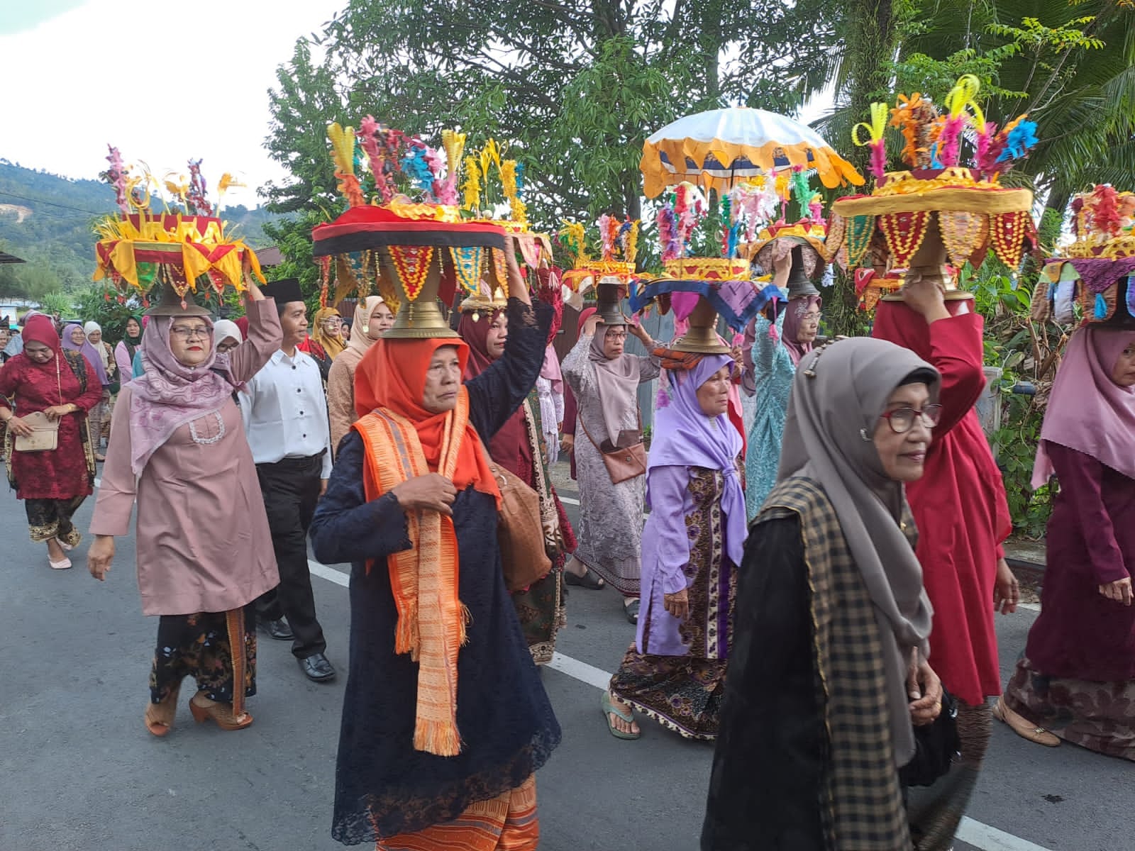 Tradisi Sambut Ramadhan, KAN Painan Adakan Balimau Paga di Pantai ...