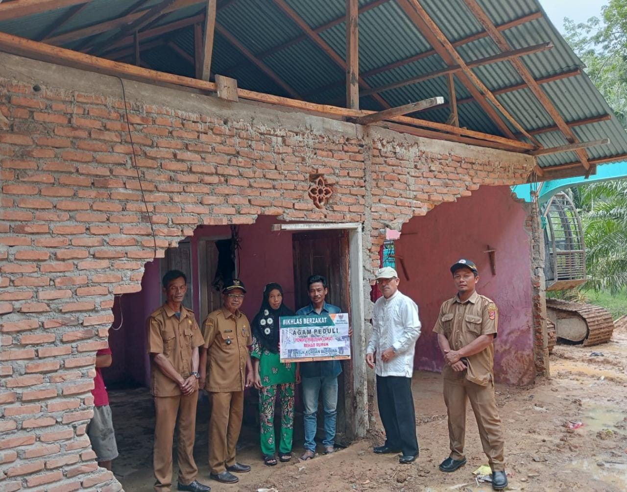 BAZNas Agam Bantu Korban Longsor di PunagoH.Isman Imran : Dorong ...